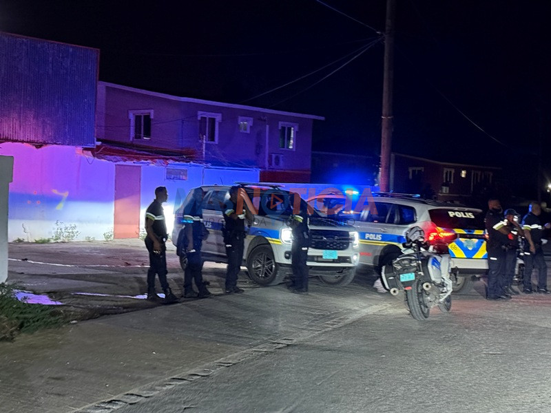 A pega bari sushi na candela na Seroe Patrishi y a tira Polis cu boter ...